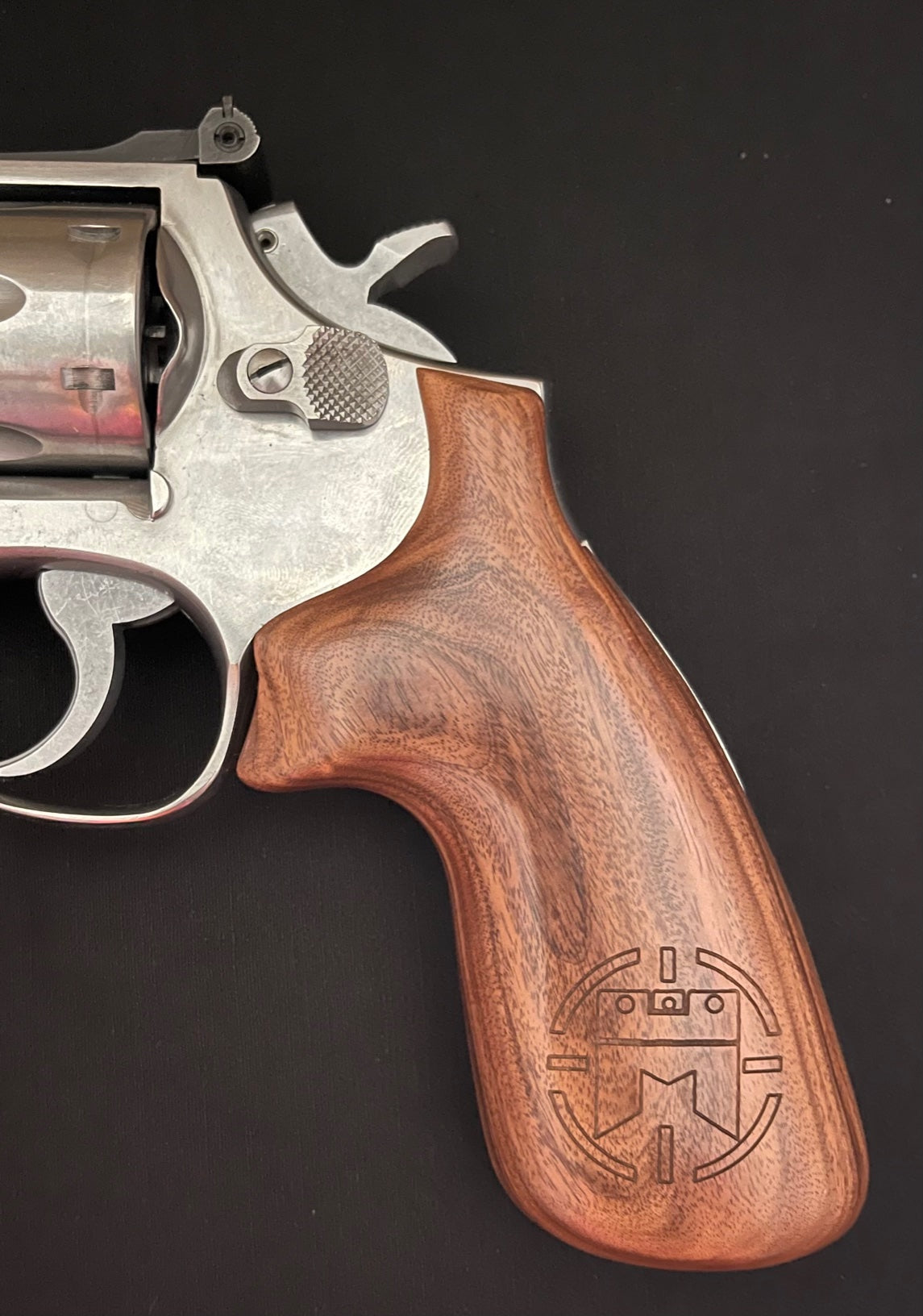 Miculek S&W Revolver Grip w/ Miculek Crosshair/Sight logo – MICULEK.COM
